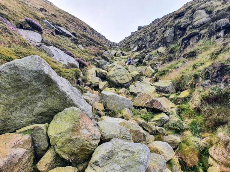 7 Fun Peak District Scrambles + BEST Routes – Peak District Walks