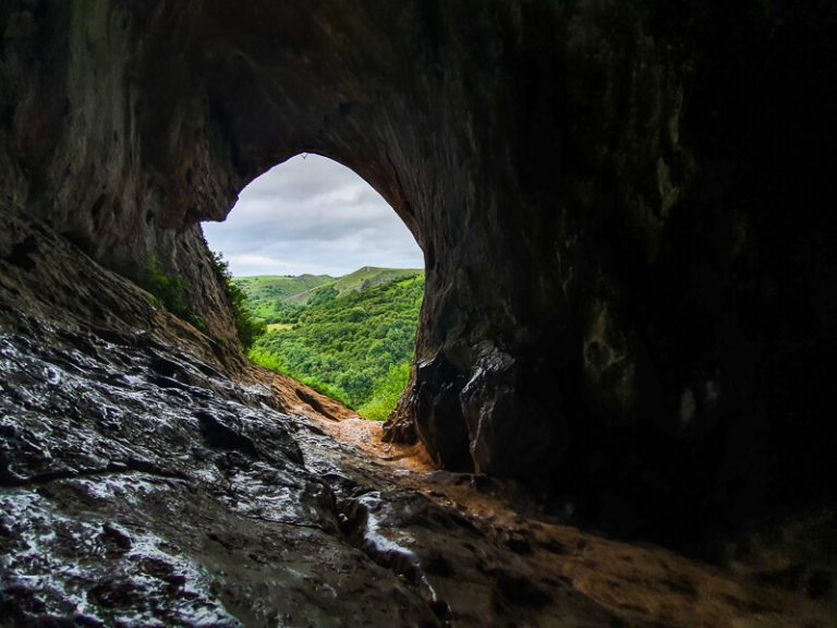 Thor’s Cave Walk + Manifold Valley From Wetton | 5-Mile Route – Peak ...