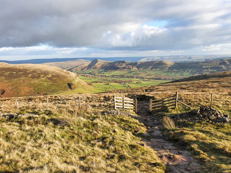 Crowden Clough Scramble (Via Grindslow Knoll) From Barber Booth | 6 ...