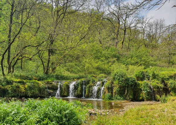 15 BEST Peak District Waterfalls (+ Walks to Visit Them) – Peak ...