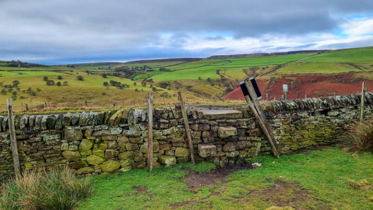 Harry Hut + Lantern Pike Trig Walk From Hayfield | 10-Mile Route – Peak ...