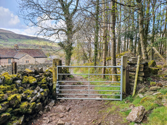 Cave Dale Short Walk From Castleton | 2-Mile Route – Peak District Walks