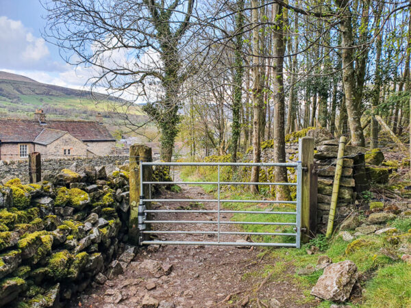 Cave Dale Short Walk From Castleton | 2-Mile Route – Peak District Walks