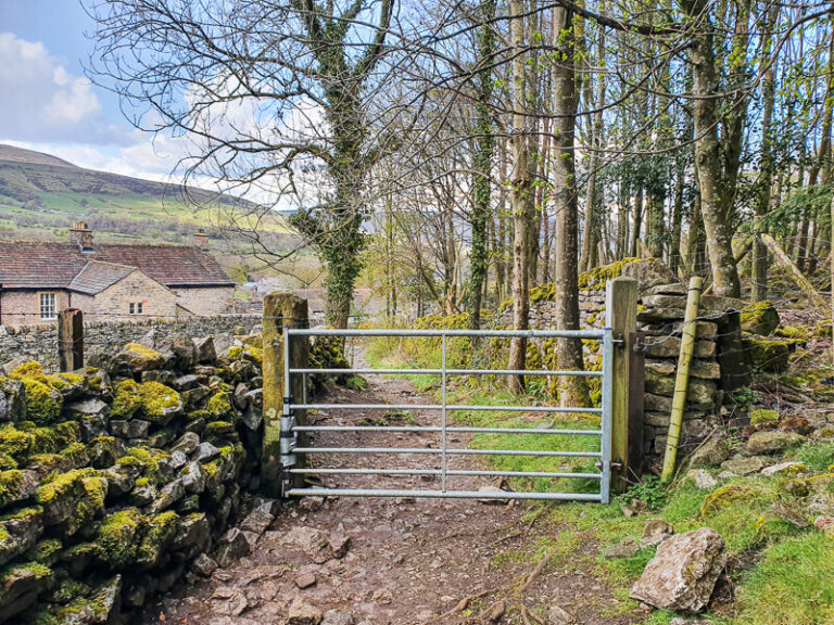 Cave Dale Short Walk From Castleton | 2-Mile Route – Peak District Walks