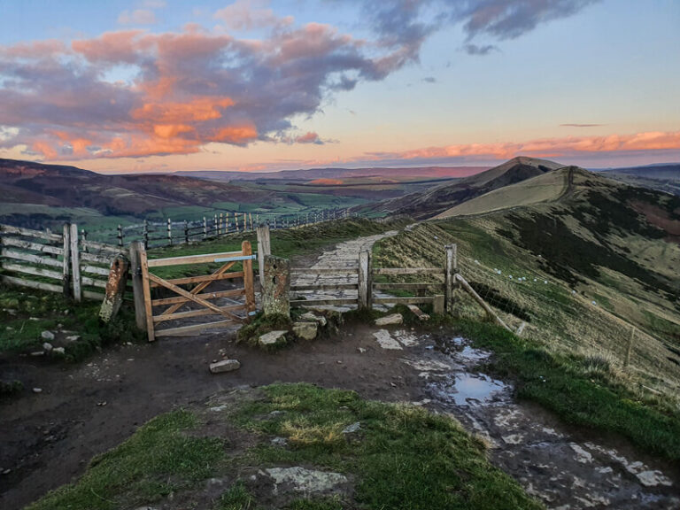15 BEST Walks in the Peak District – Peak District Walks