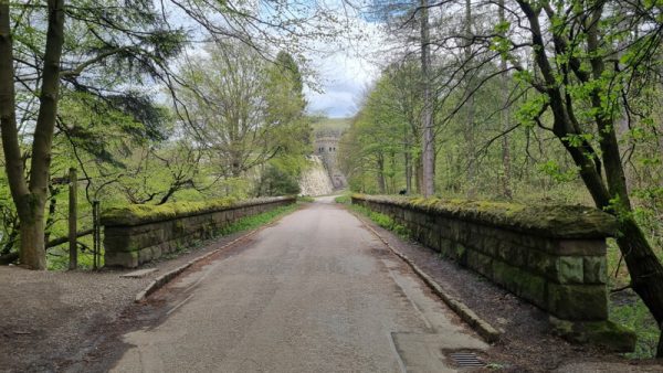 Derwent Dam + Ladybower Reservoir Walk From Fairholmes | 6-Mile Route ...